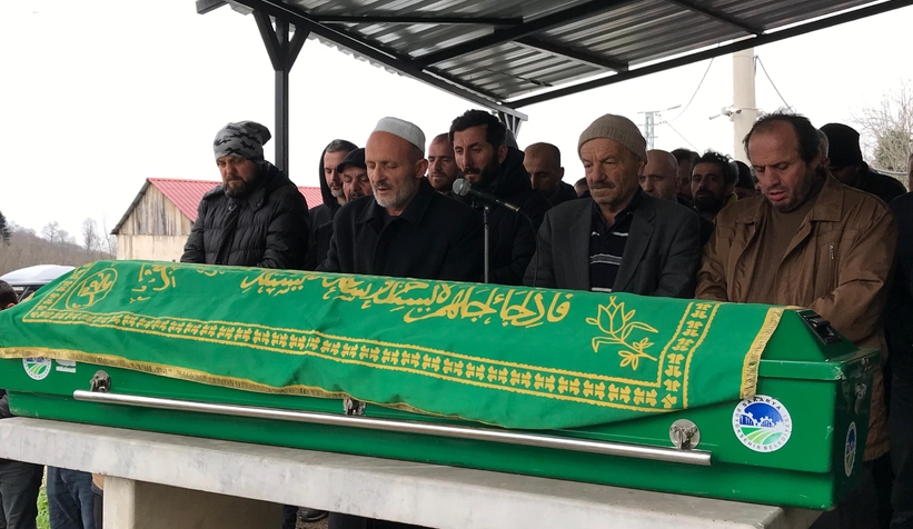 Akyazı'da cinayet kurbanı Bahattin Demir toprağa verildi Akyazı'da cinayet kurbanı Bahattin Demir toprağa verildi